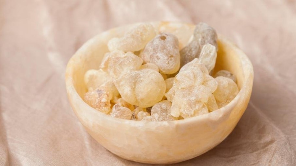 ما هي فوائد المستكة للبشرة وكيف يمكنكِ استخدامها؟ - جمالك